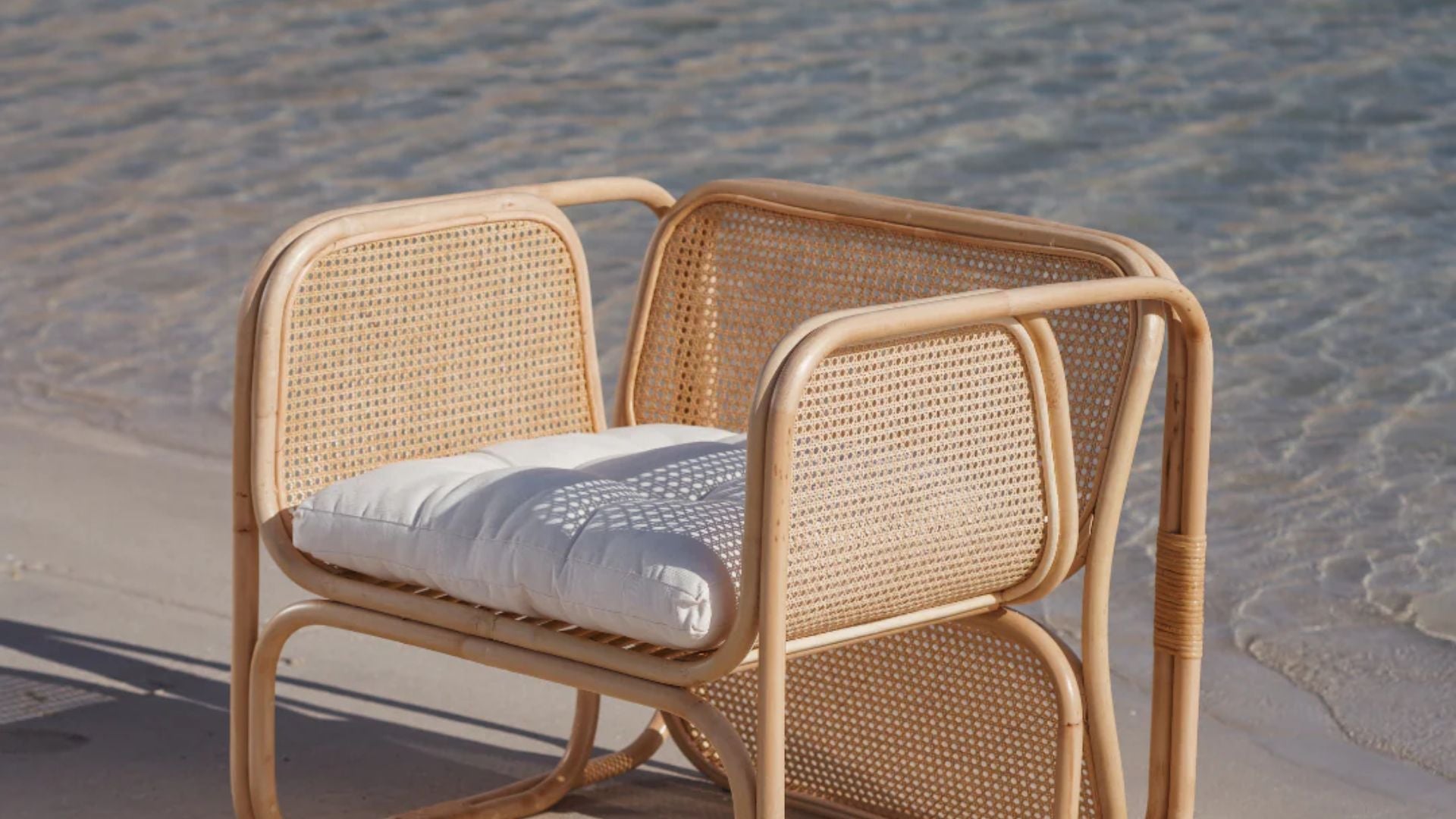 How Doеs a Rattan Loungе Chair Rеdеfinе Outdoor Rеlaxation? – Natura ...